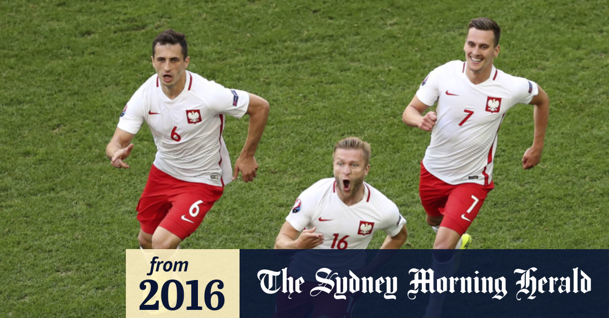 Euro 2016:Poland reach knock-out stages with 1-0 win over Ukraine