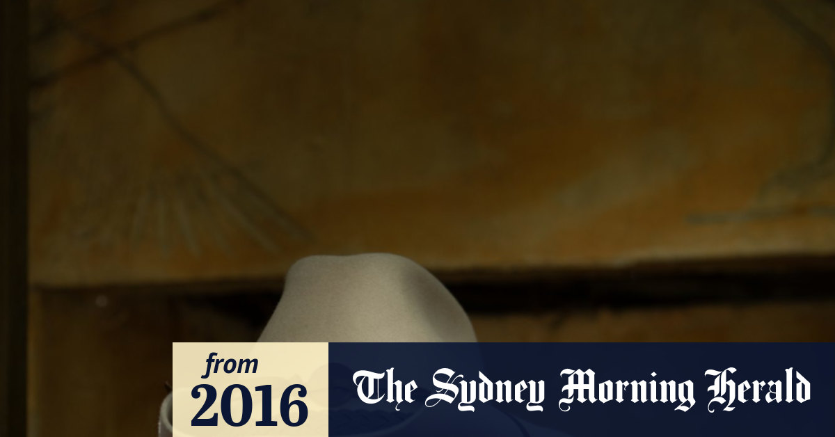 Molly Meldrum has a dislocated shoulder, cracked ribs after fall