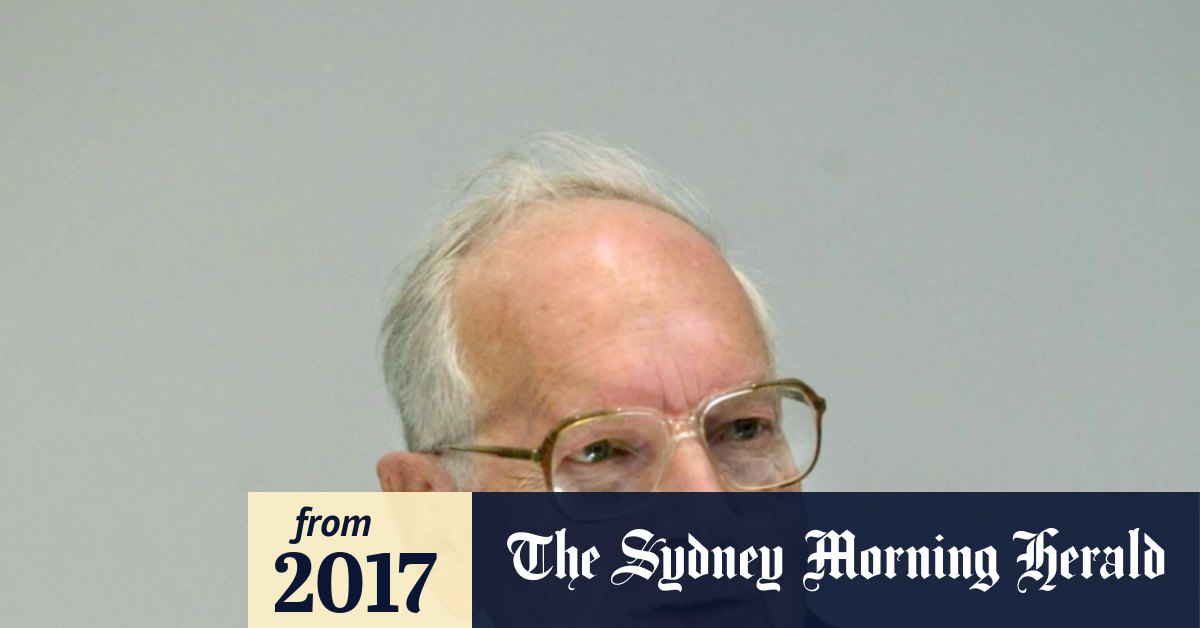 Sir Ninian Stephen, former governor-general, dies, aged 94