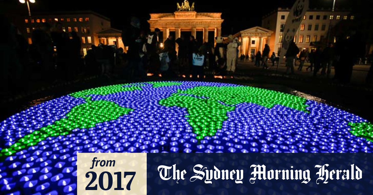 Video: World switches off for Earth Hour