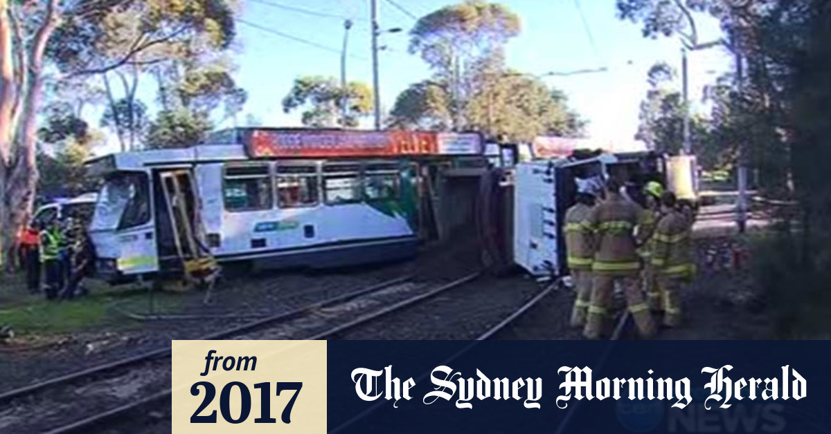 Video: Traffic chaos averted after tram crash