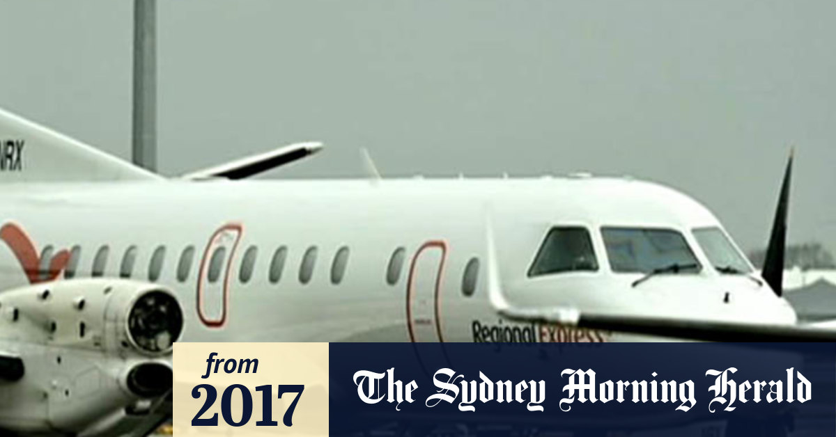 Video: Plane propeller shears off mid-flight