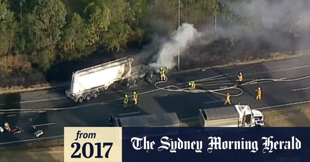 Two trucks crash on M7 at Glendenning, causing long delays