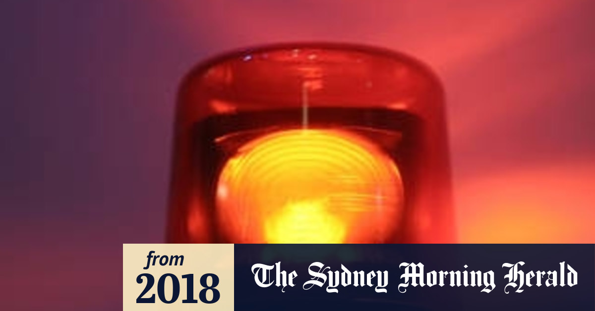 Emergency crews battling Fyshwick grass fire