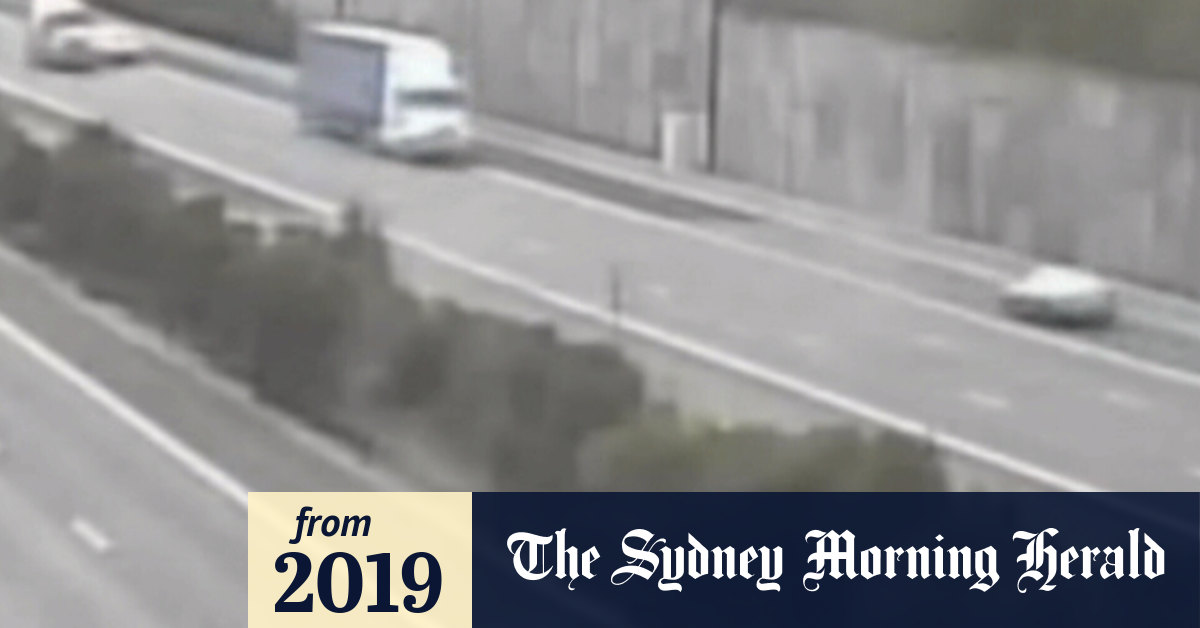 Video: Car drives wrong way down motorway