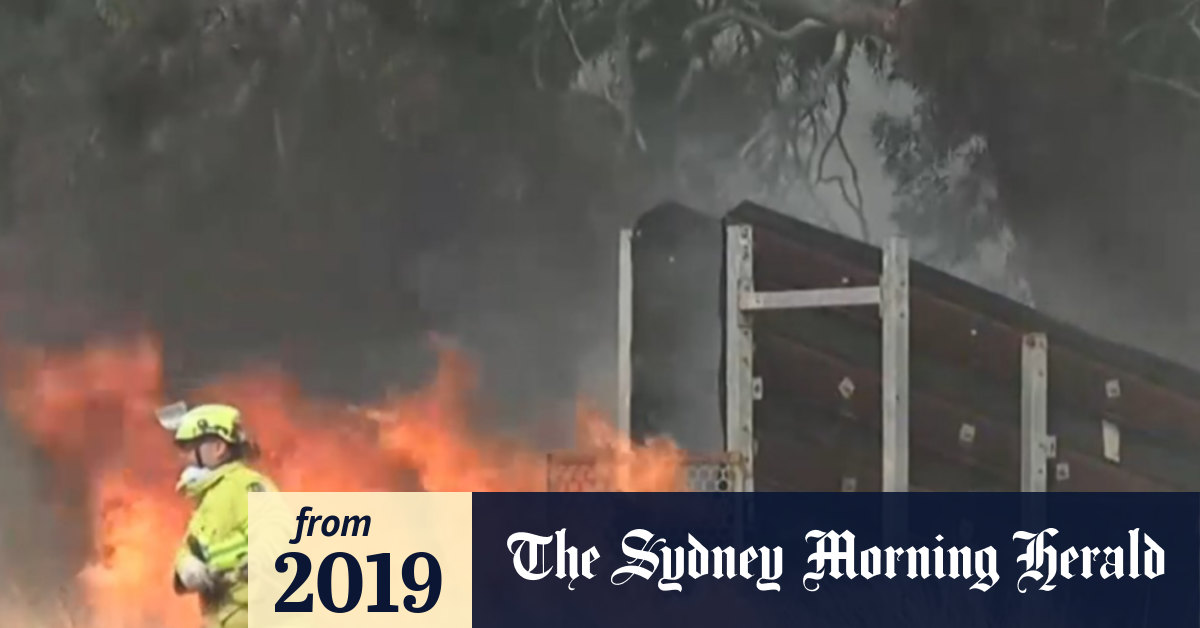 Video: Fire threatening homes in Tenterfield