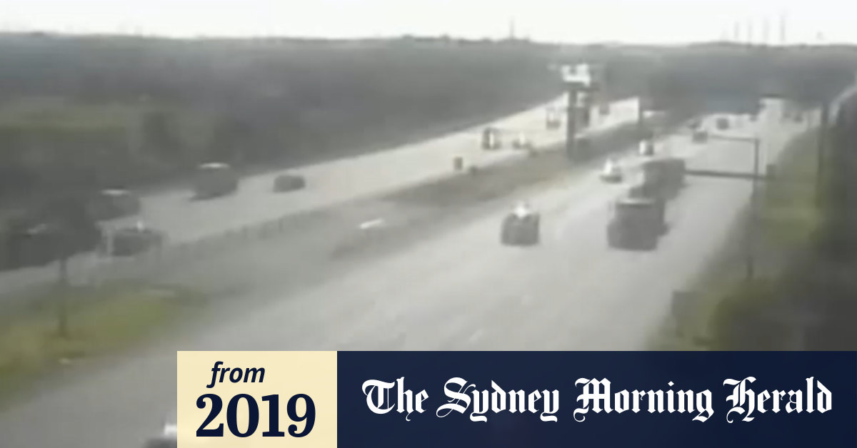 Video: Runaway trailer crashes on Melbourne's EastLink