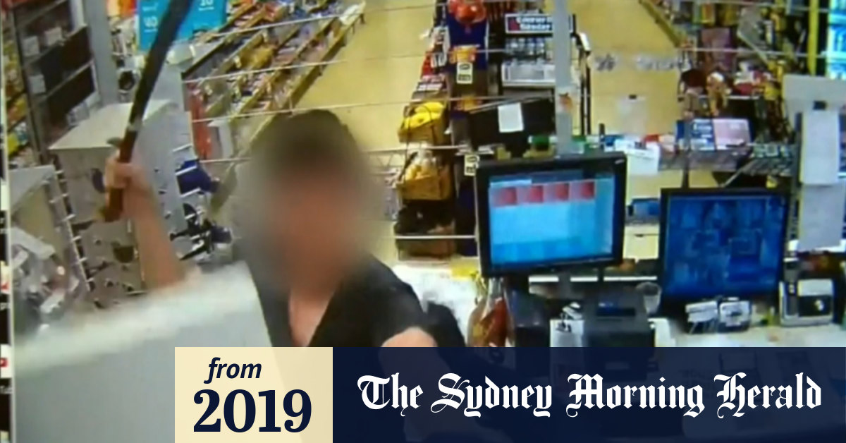 Video: Store owner risks own life during armed robbery