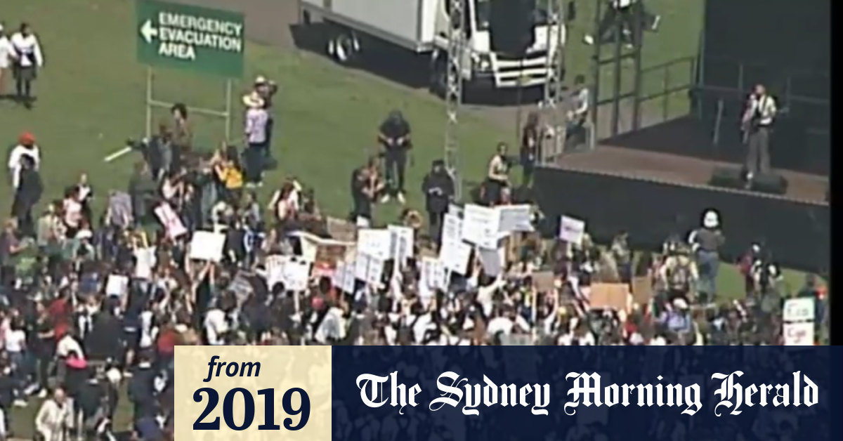 Video: Hundreds of thousands of students walk out of class