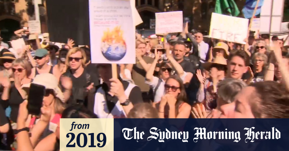 Video: NSW bushfire victims protest climate change