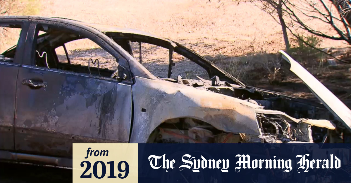 Video: Driver on the run after car crashes in Perth