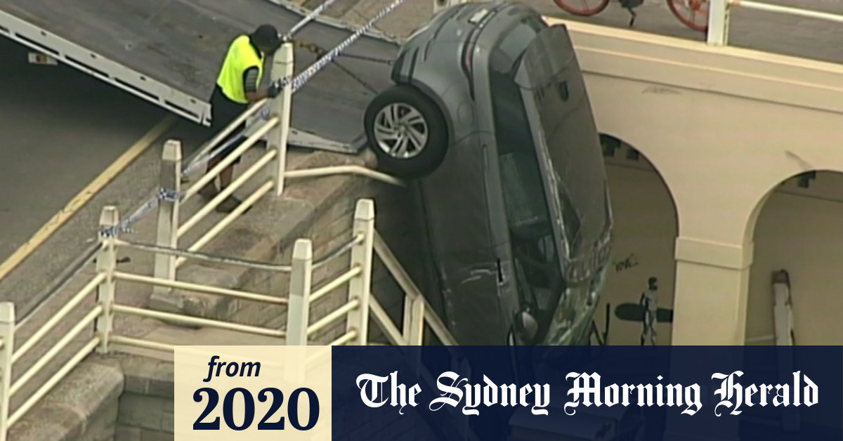 Video: Range Rover crashes onto Bondi coastal walk