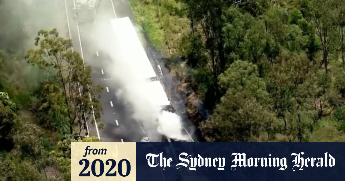 Video: Truck fire on Sydney's M4
