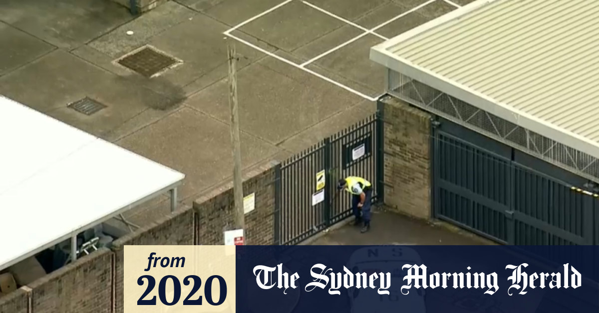 Video: Sydney school evacuated after bomb threat