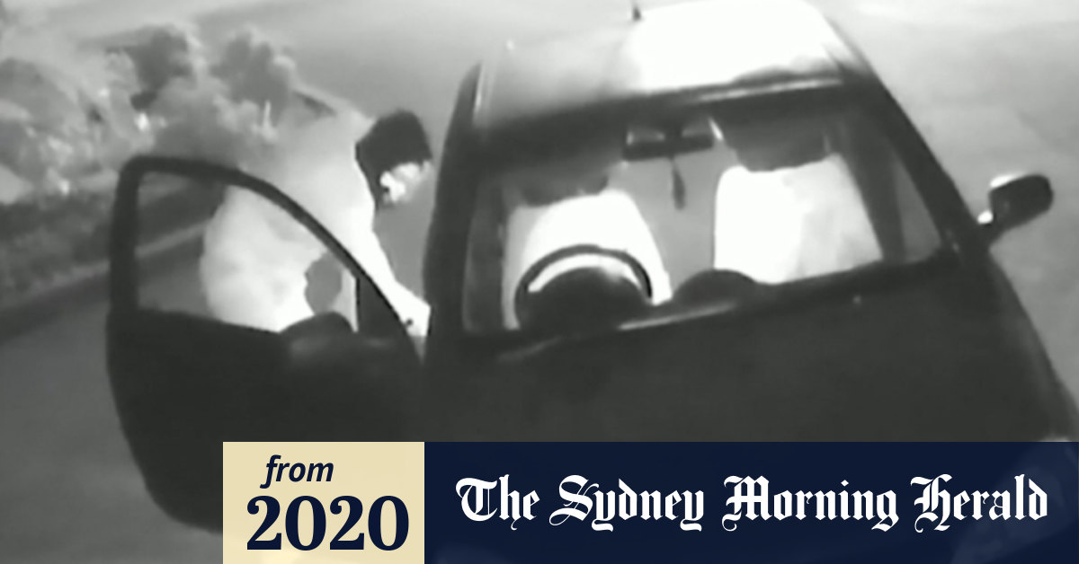 Video: Man caught on camera lighting car on fire