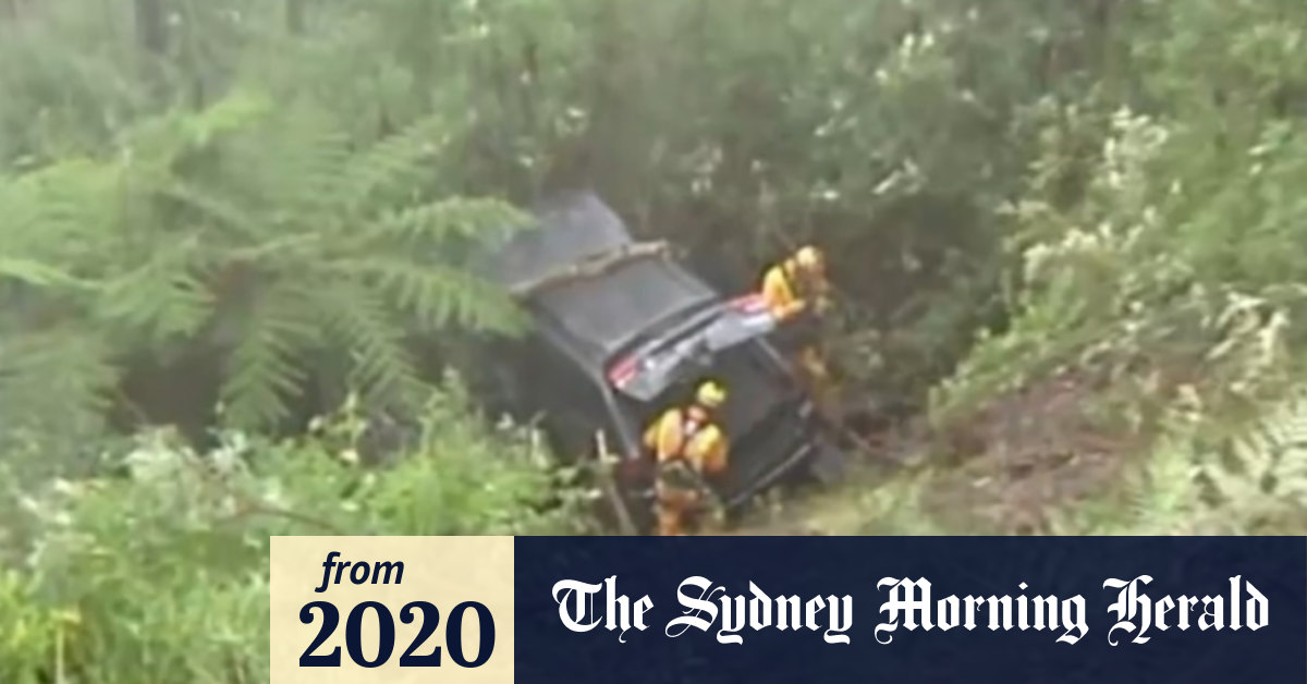 Video: Melbourne man rescued following car accident