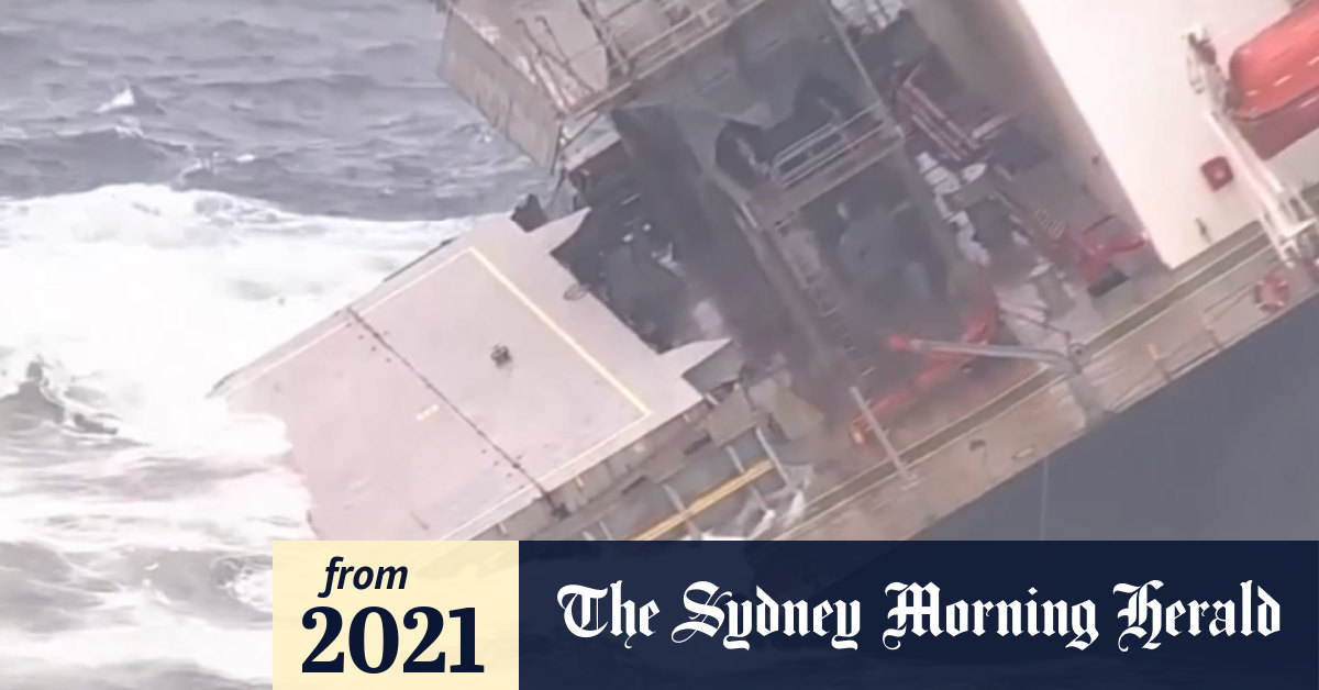 Video: Giant cargo ship splits in two after running aground