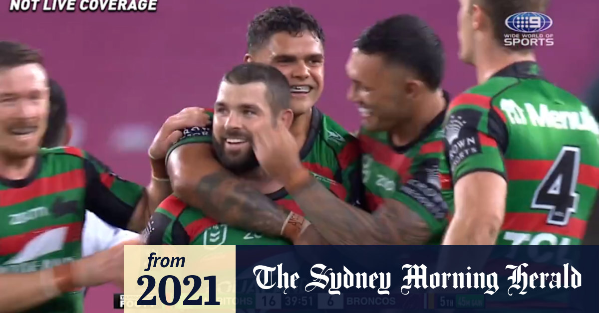 Video: Reynolds kicks sensational two-point field goal