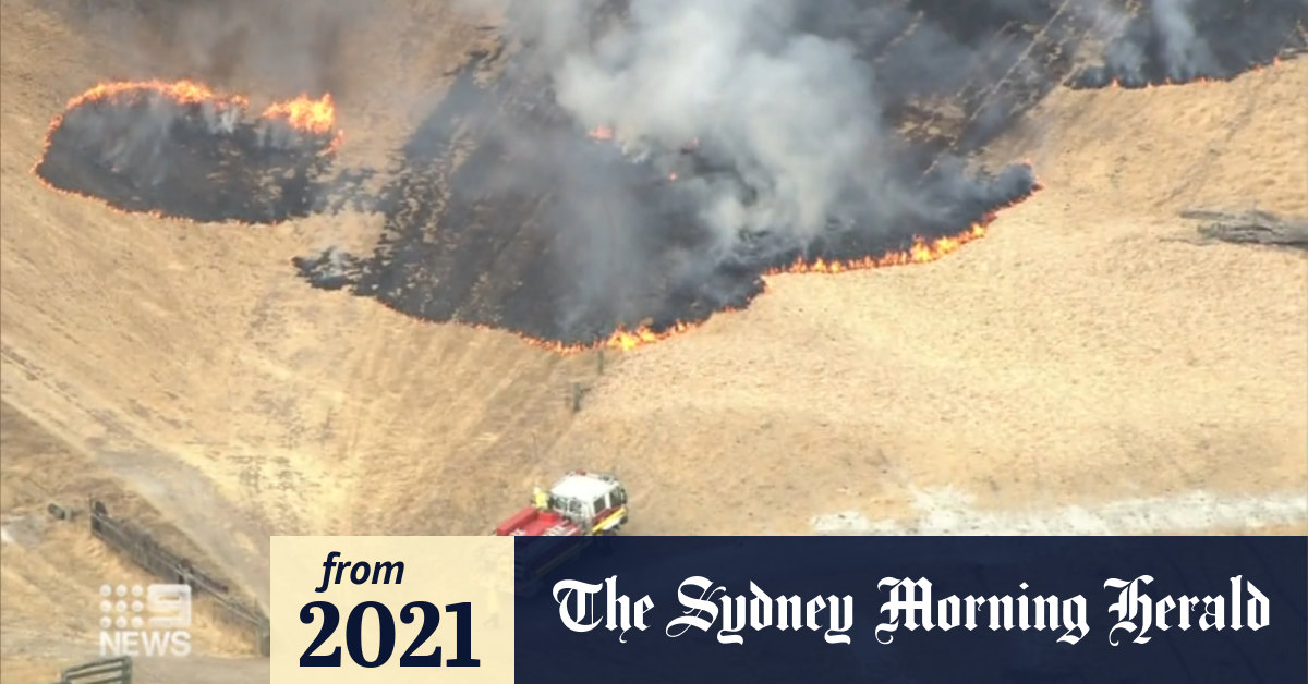 Video: Firefighters battle WA bushfire