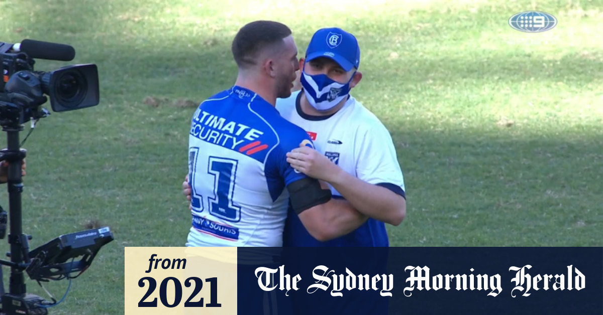 Video: Adam Elliott's brother leads out Dogs