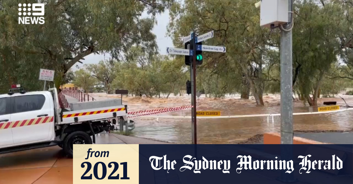 Video: Emergency services respond to flooding in Alice Springs