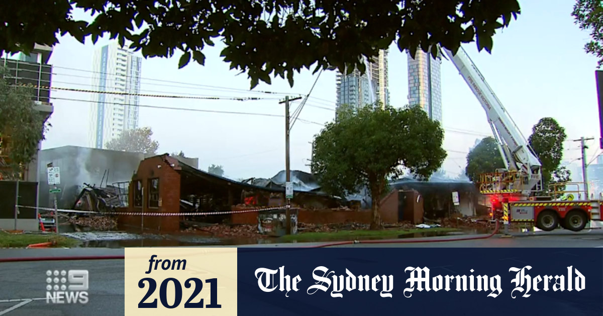 Video: Arson detectives investigate massive Melbourne fire