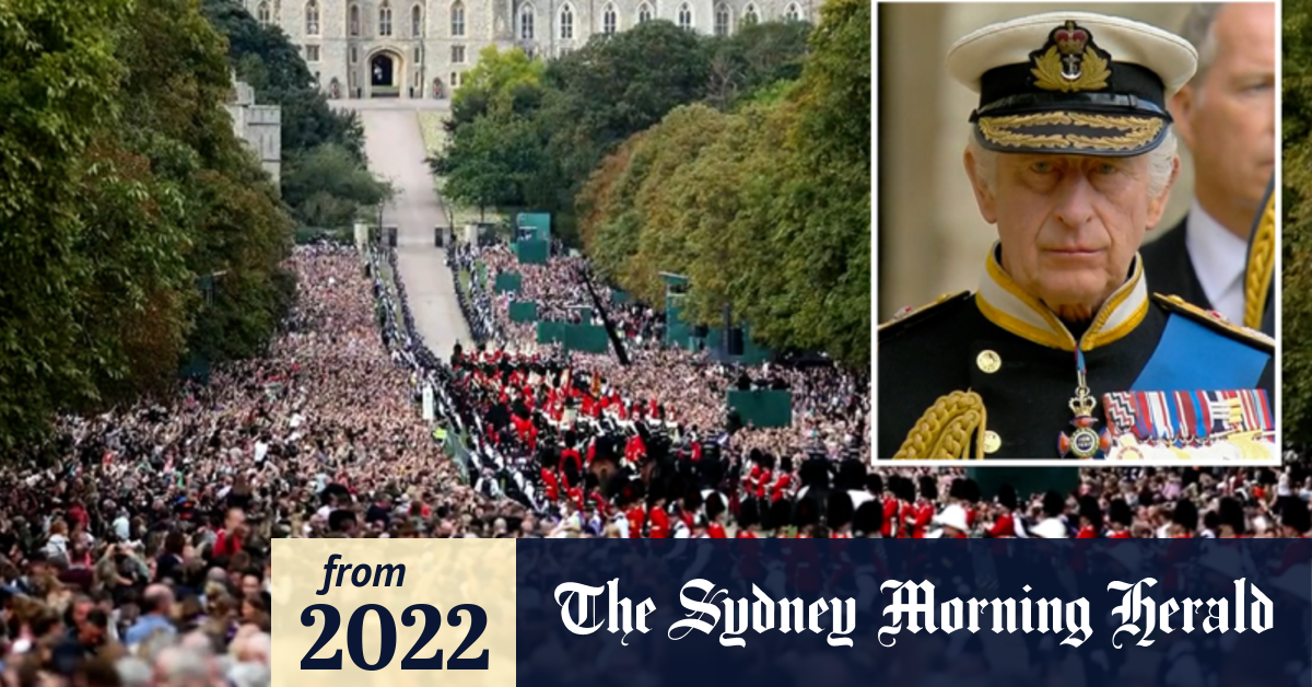 Video: The Long Walk sees public in silence and clapping as Queen’s ...