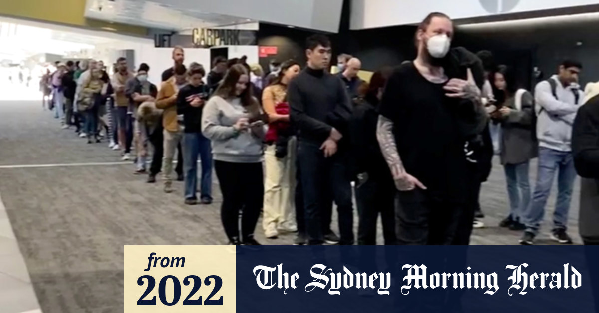 Video: Long queues for voters