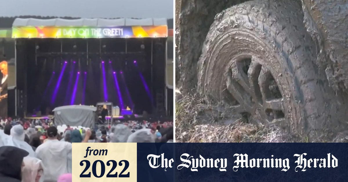 Video: Hundreds of music fans stranded after rain at concert in Victoria