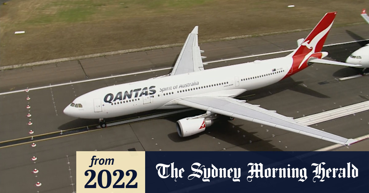 Video: Qantas flight from Singapore to London makes emergency landing ...