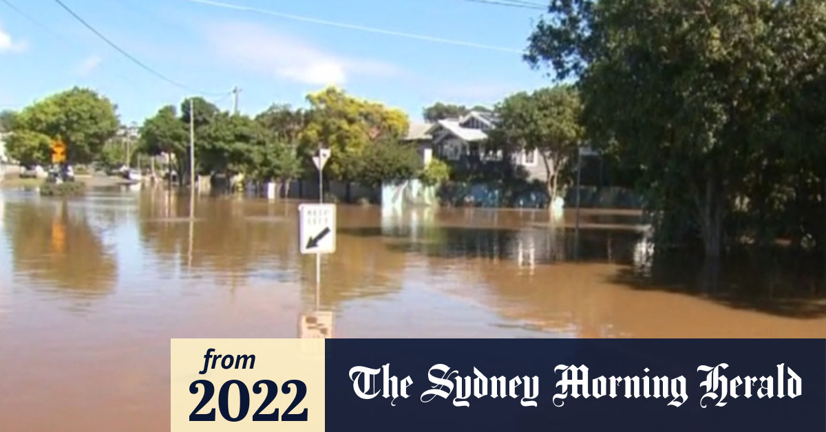 Video: Flood waters rise in Windsor