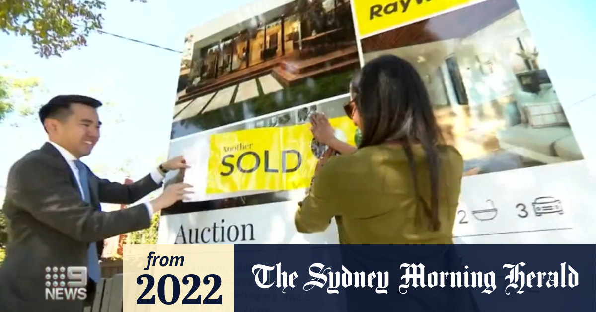 Video: Melbourne property prices fall after a year of swelling ...