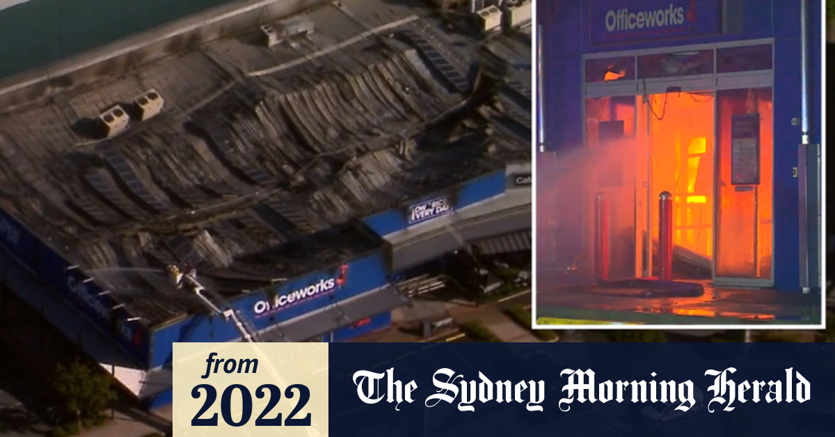Video: Fire tears through Officeworks in Brisbane