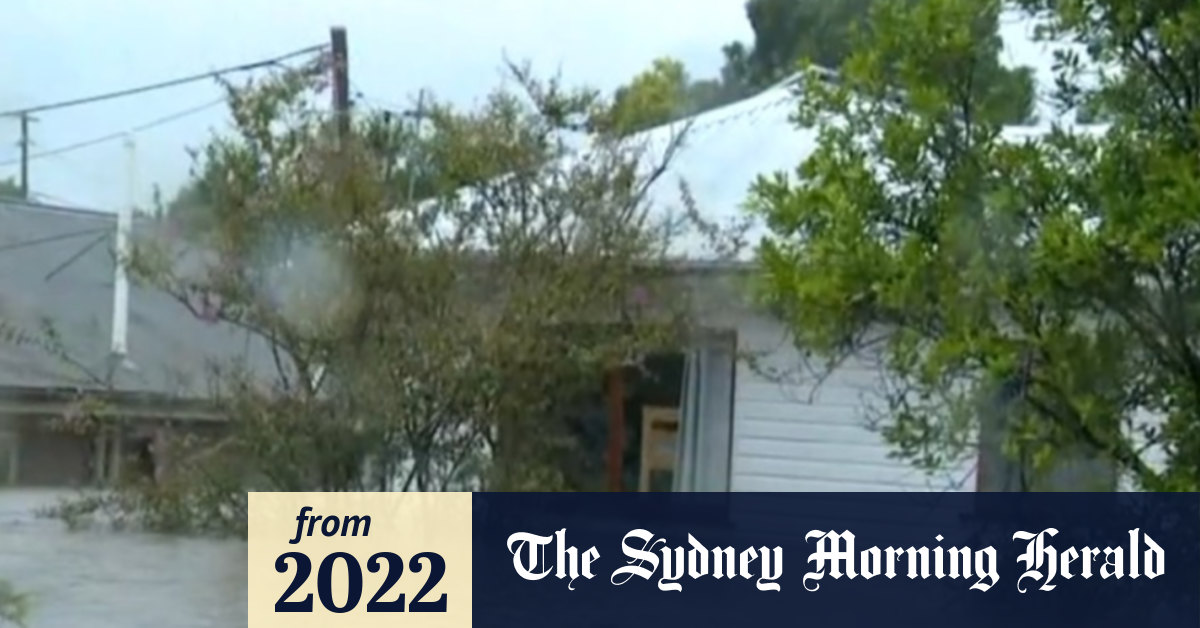 Video: Homes submerged by floods in Rocklea