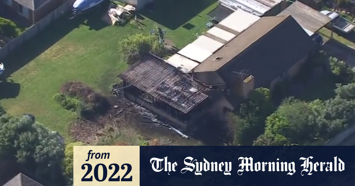 Video: Two dead after 'extremely intense' house fire west of Melbourne