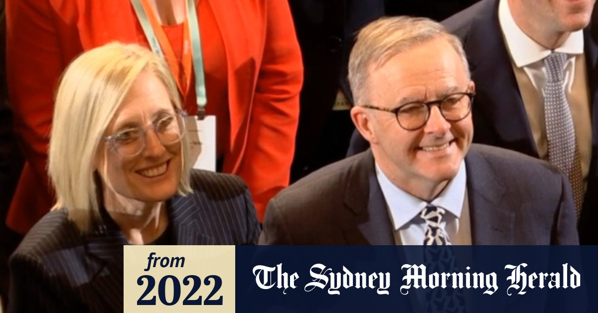 Video: Politicians, unions and business leaders meet for jobs summit