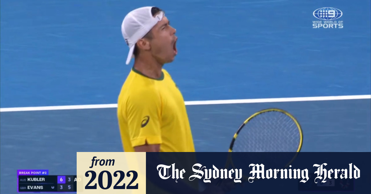 Video: Aussie underdog breaks serve