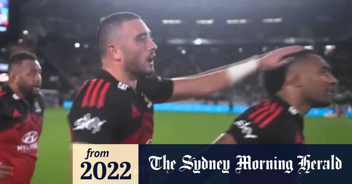 Video: Bryn Hall scores for Crusaders