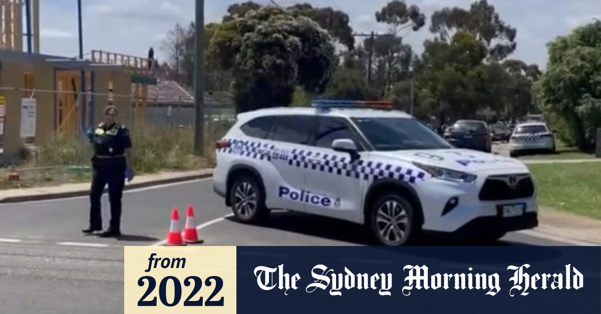 Video: Police officer slashed in the face in Melbourne's west﻿