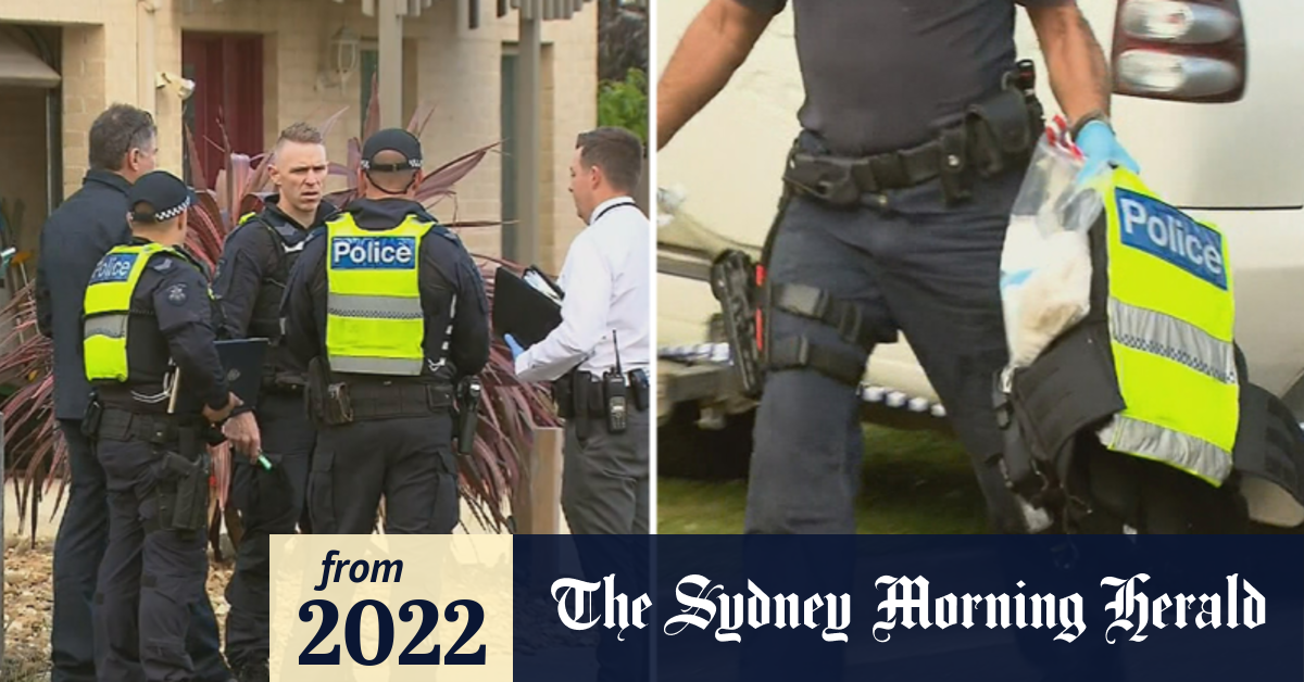 Video: Police officer stabbed in Victoria