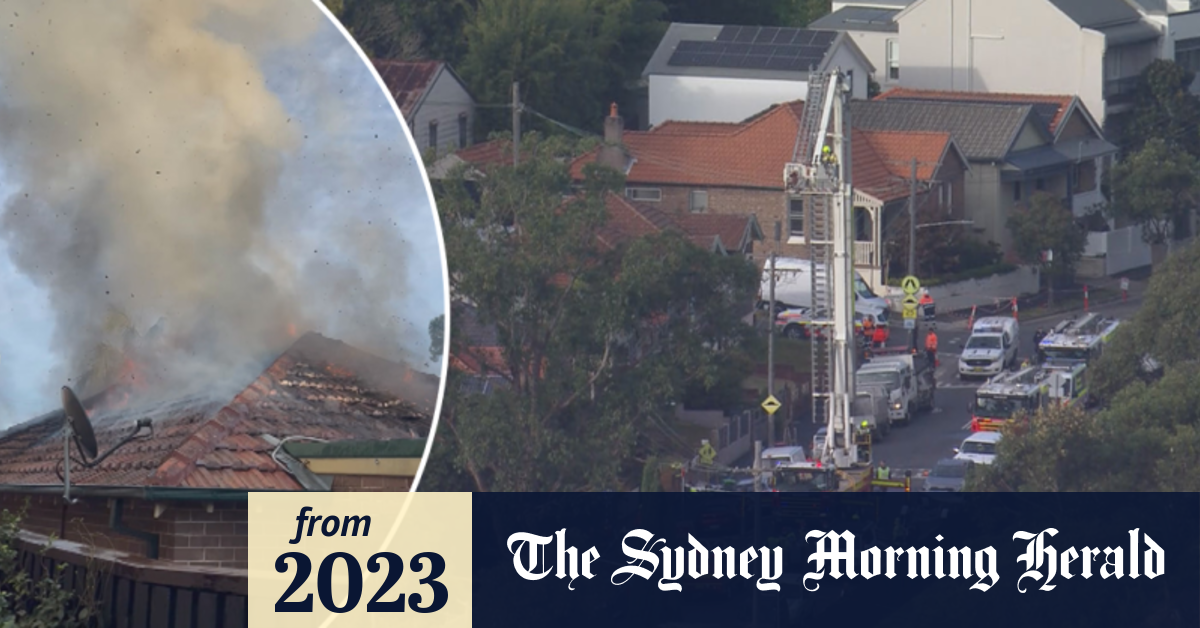 Video: Firefighters rush to put out Sydney house fire