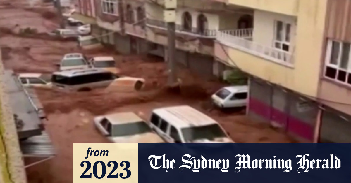 Video: Cities hit by mass flooding in Turkey