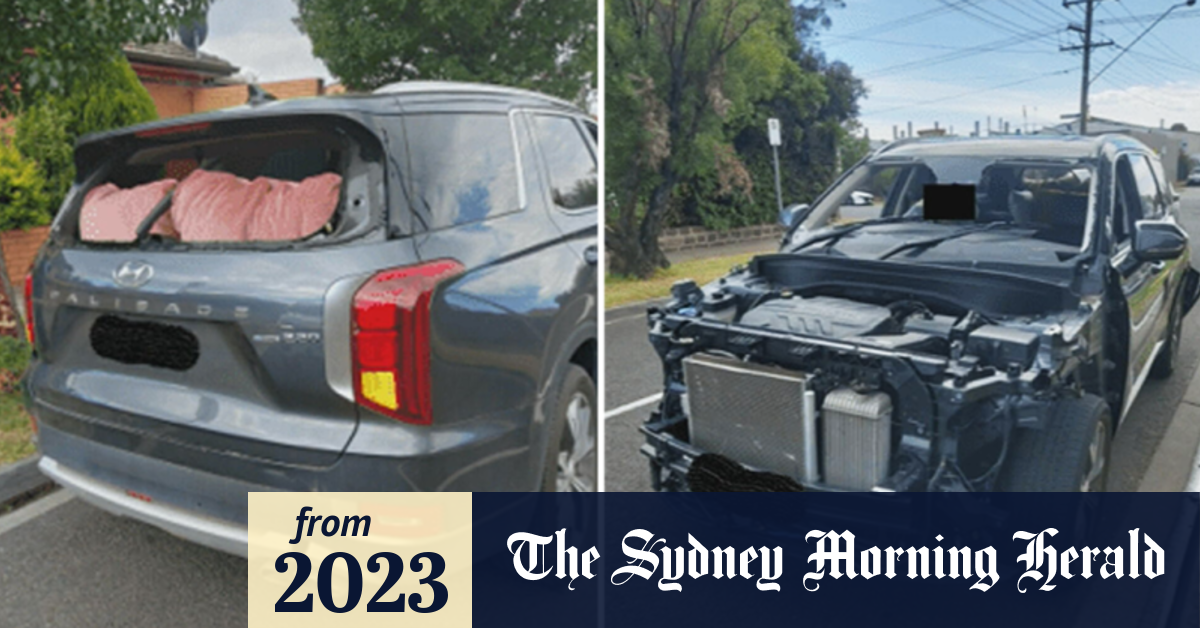 Video: Police do a 'double take' after spotting smashed-up car in Melbourne