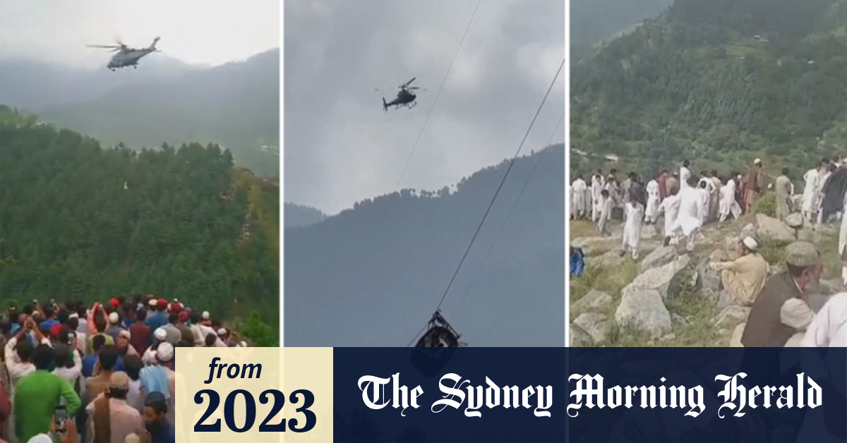 Video: Eight stranded after cable car breaks