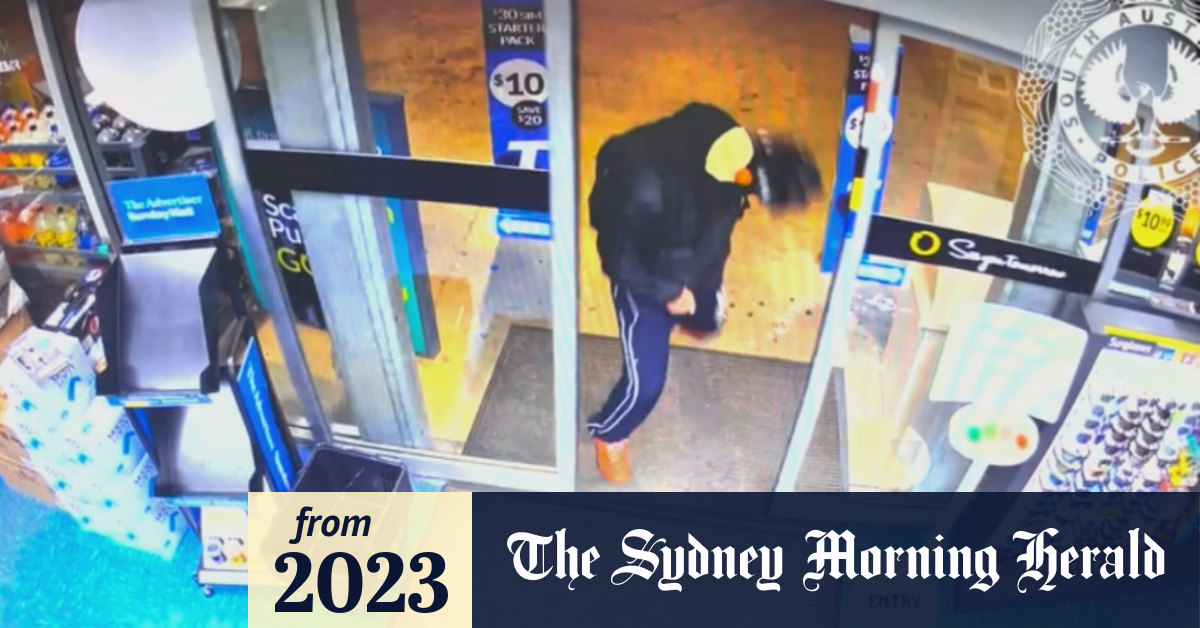 Video: CCTV shows man in clown mask robbing service station