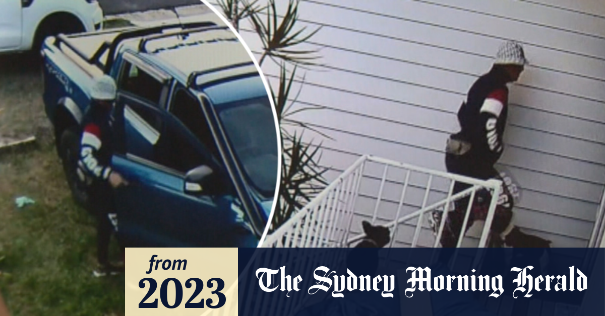 Video: Gunpoint robbery sees streets locked down on Gold Coast