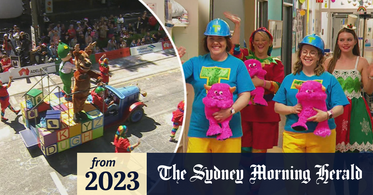 Video: Crowds flock to Adelaide Christmas Pageant