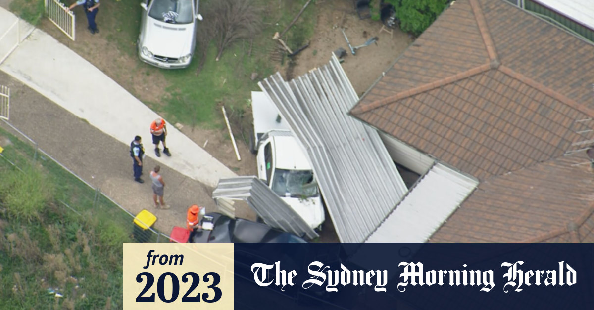 Video: Ute hits multiple cars, crashes into carport in Sydney's north west