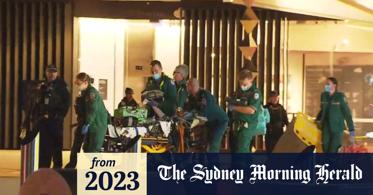 Video: Man critically injured after allegedly jumping off balcony to ...