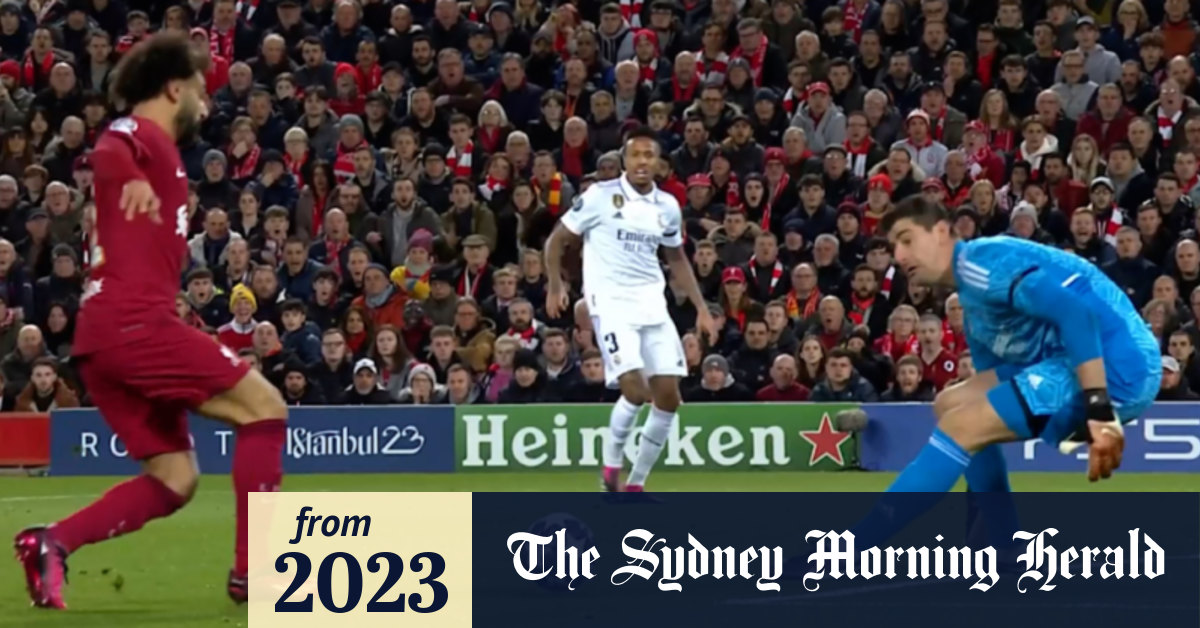 Video: Goalkeeper's 'howler of epic proportions'